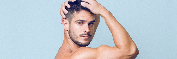 Jorge Cobian é clicado de jeans – e sem cueca – por Adrián C. Martín ...